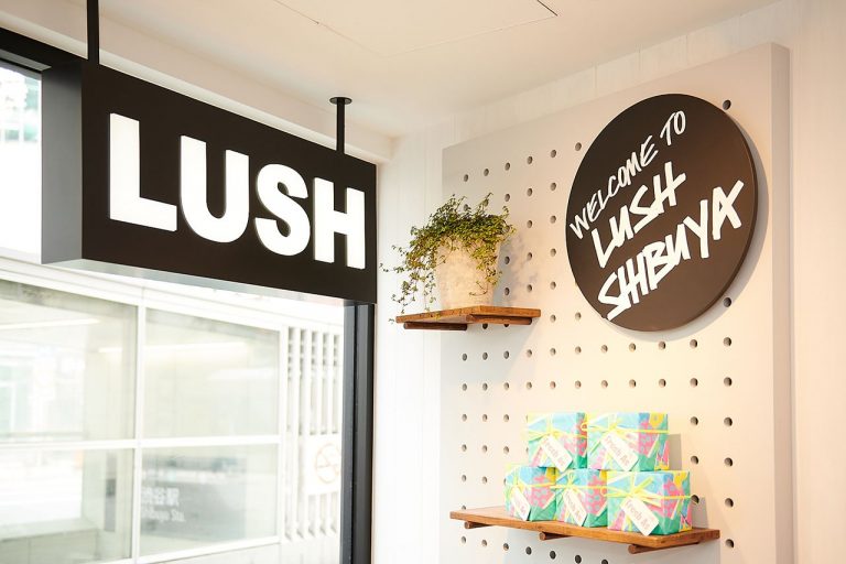 広告費も「SDGs」も一切なし。LUSHが25年貫くパンクなコミュニケーションとビジネスづくりの循環 | PR TIMES MAGAZINE